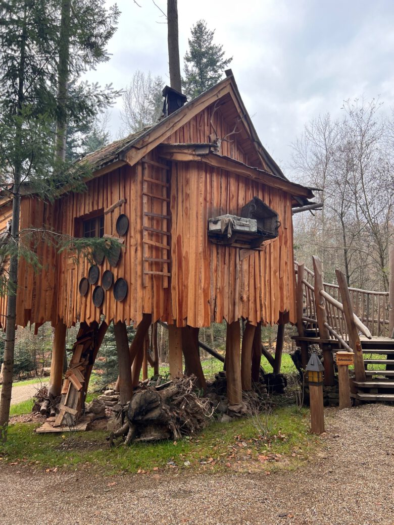 Natur-Resort Tripsdrill: Übernachten mal anders – im Baumhaus - freizeitparkstories